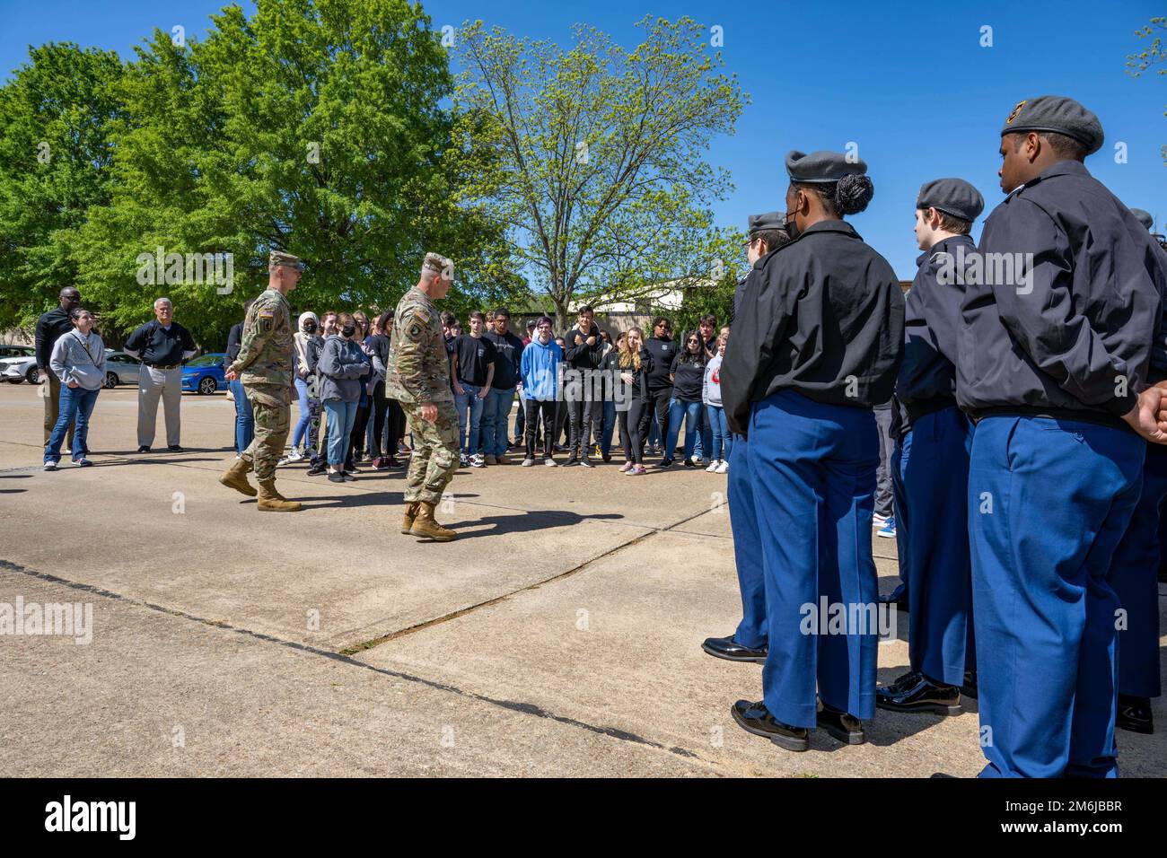 U.S. Army Maj. Gen. John Kline, and Command Sgt. Maj. Scott Beeson of ...