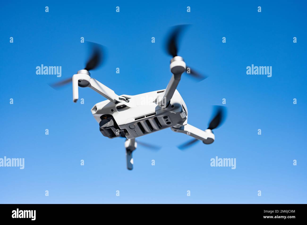 Flight stability hi-res stock photography and images - Alamy