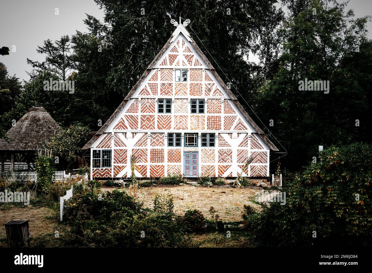 Half timbered mansion hi-res stock photography and images - Alamy