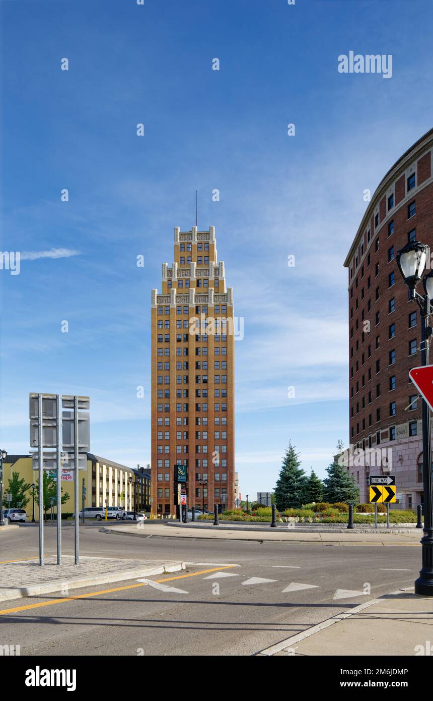 United Hotels Company of America built this art deco landmark in 1929 ...