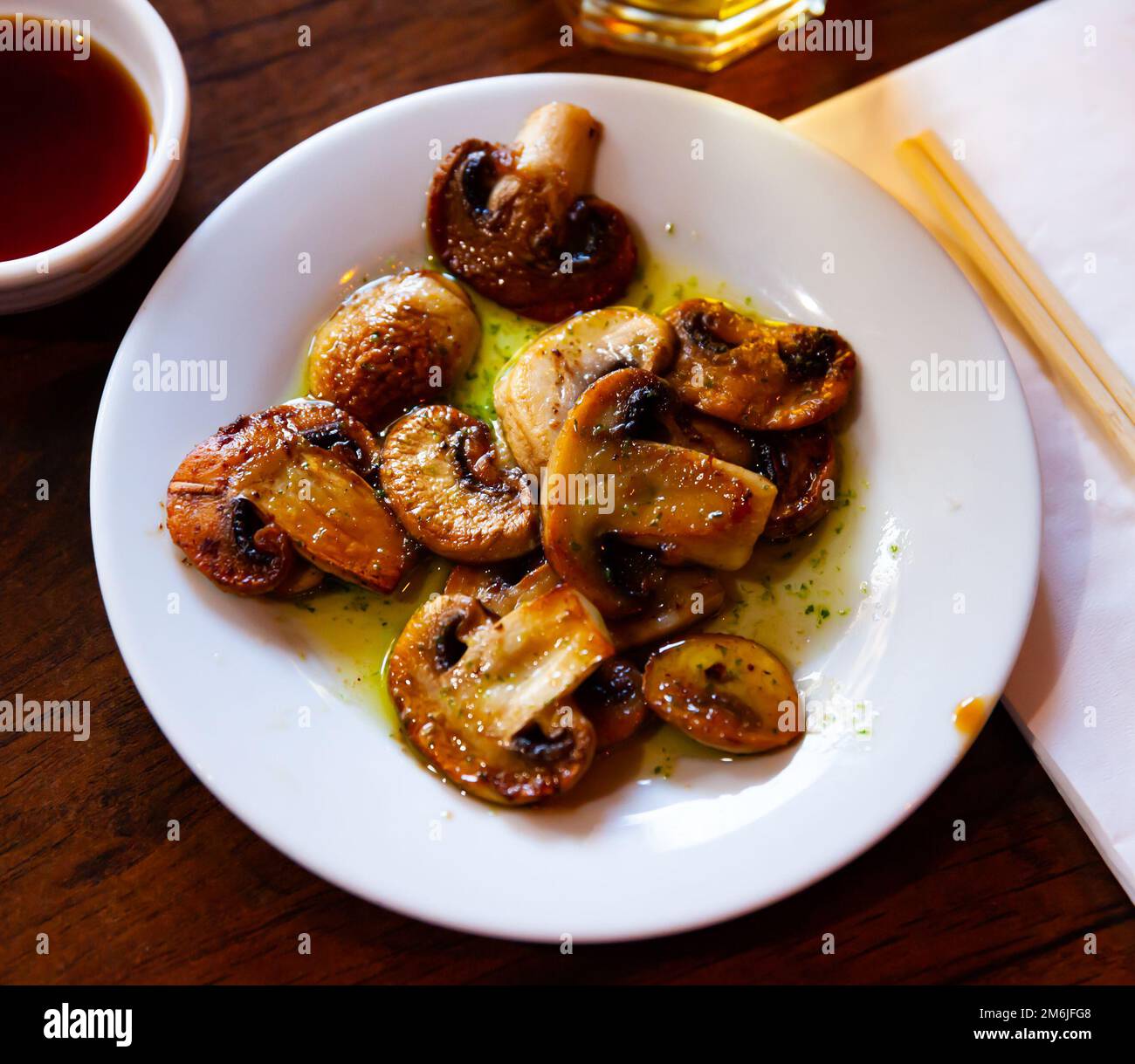Japanese stir fried champignons Stock Photo - Alamy