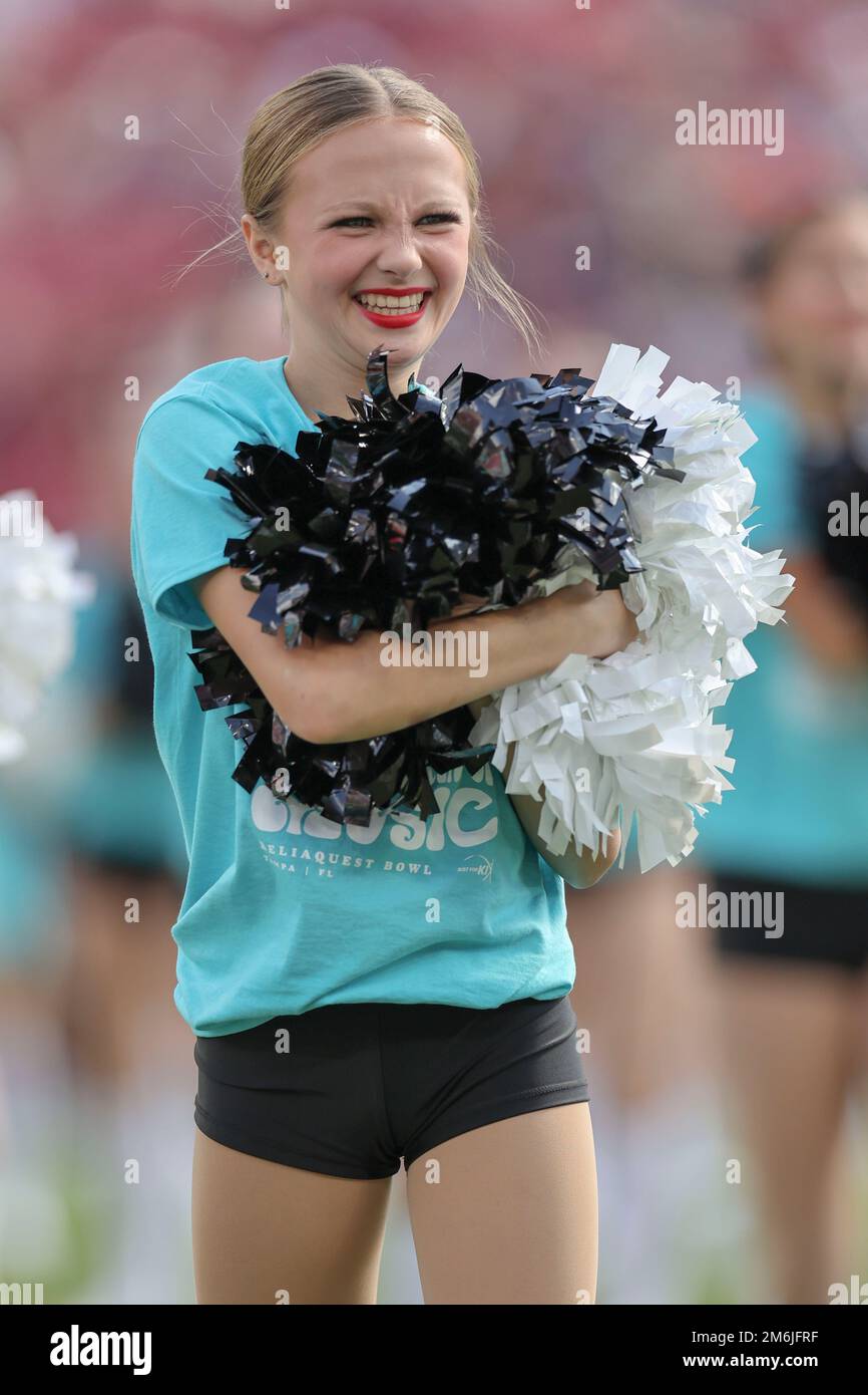 Reliaquest bowl hi-res stock photography and images - Alamy