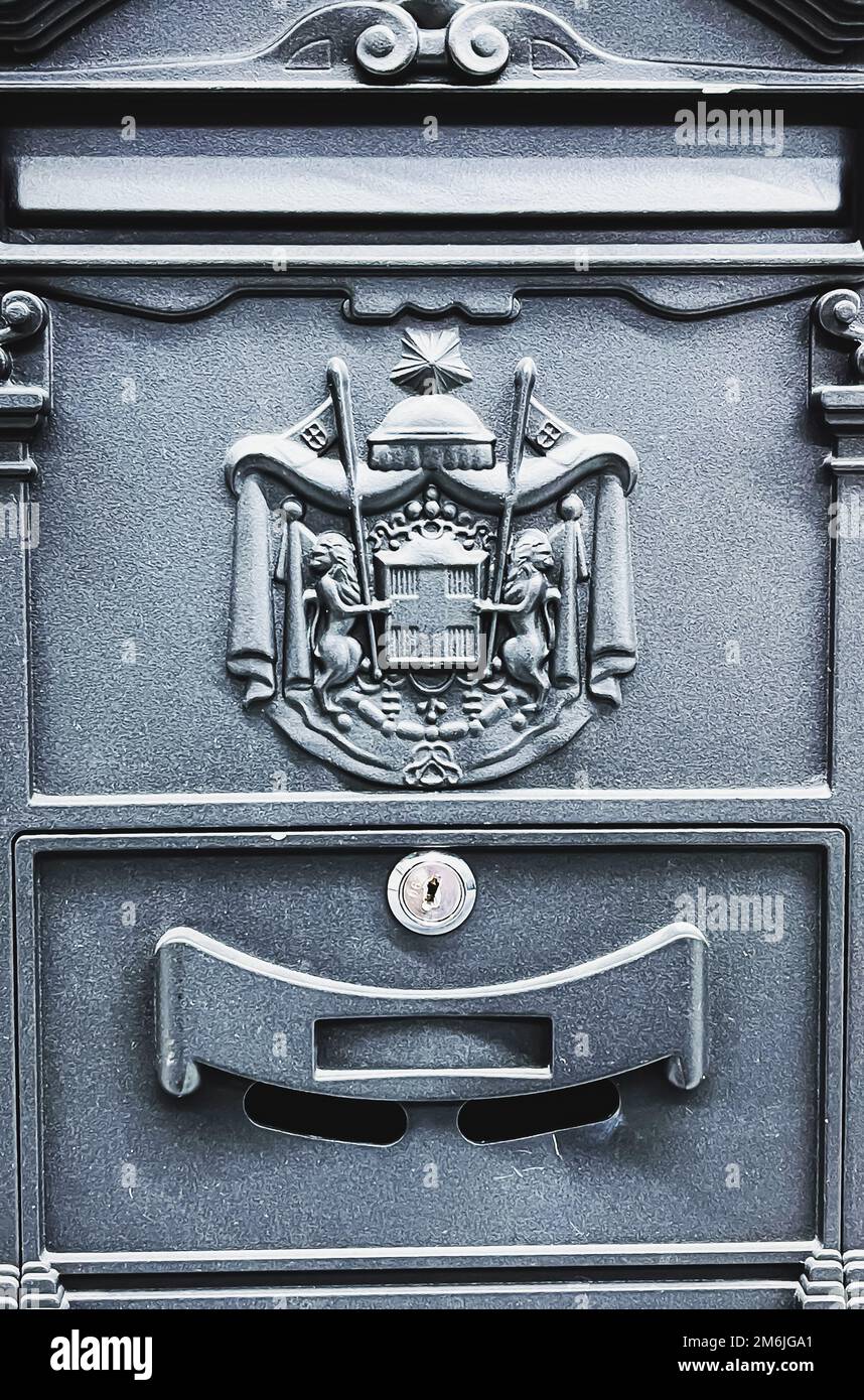 Receive mail office hi-res stock photography and images - Alamy