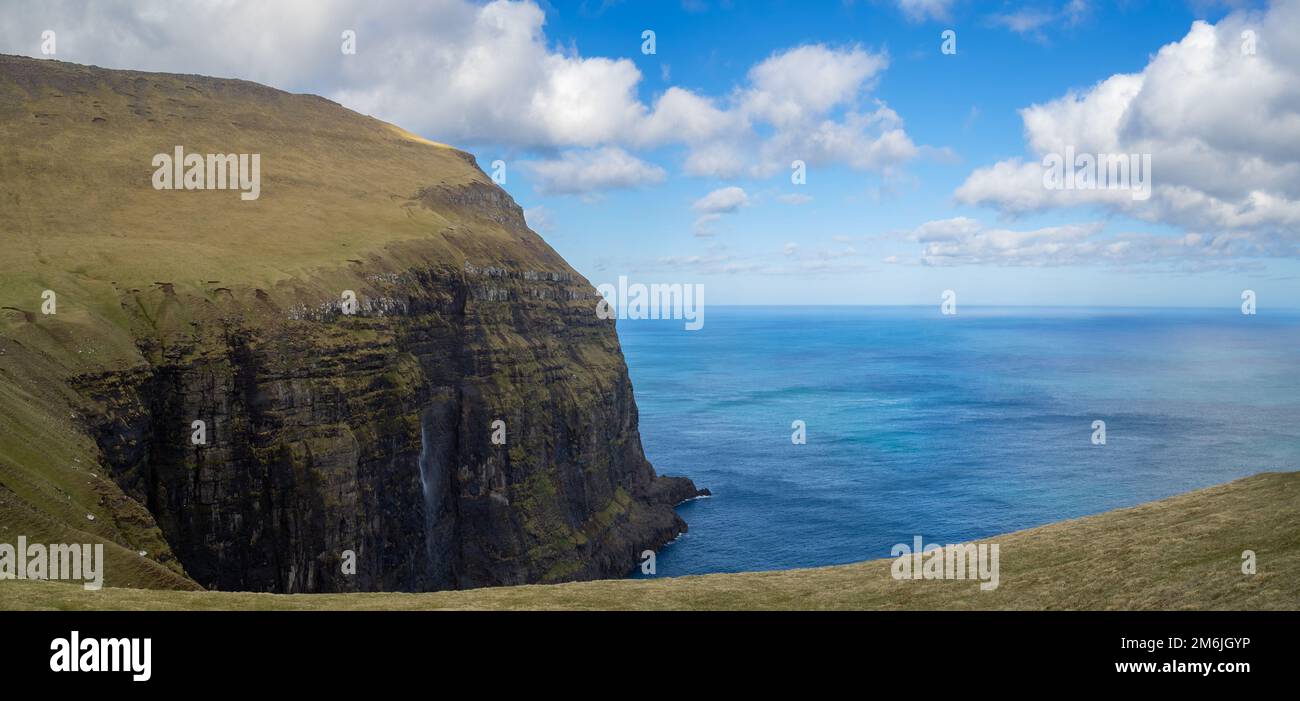 Cliff waterfall over ocean hi-res stock photography and images - Alamy