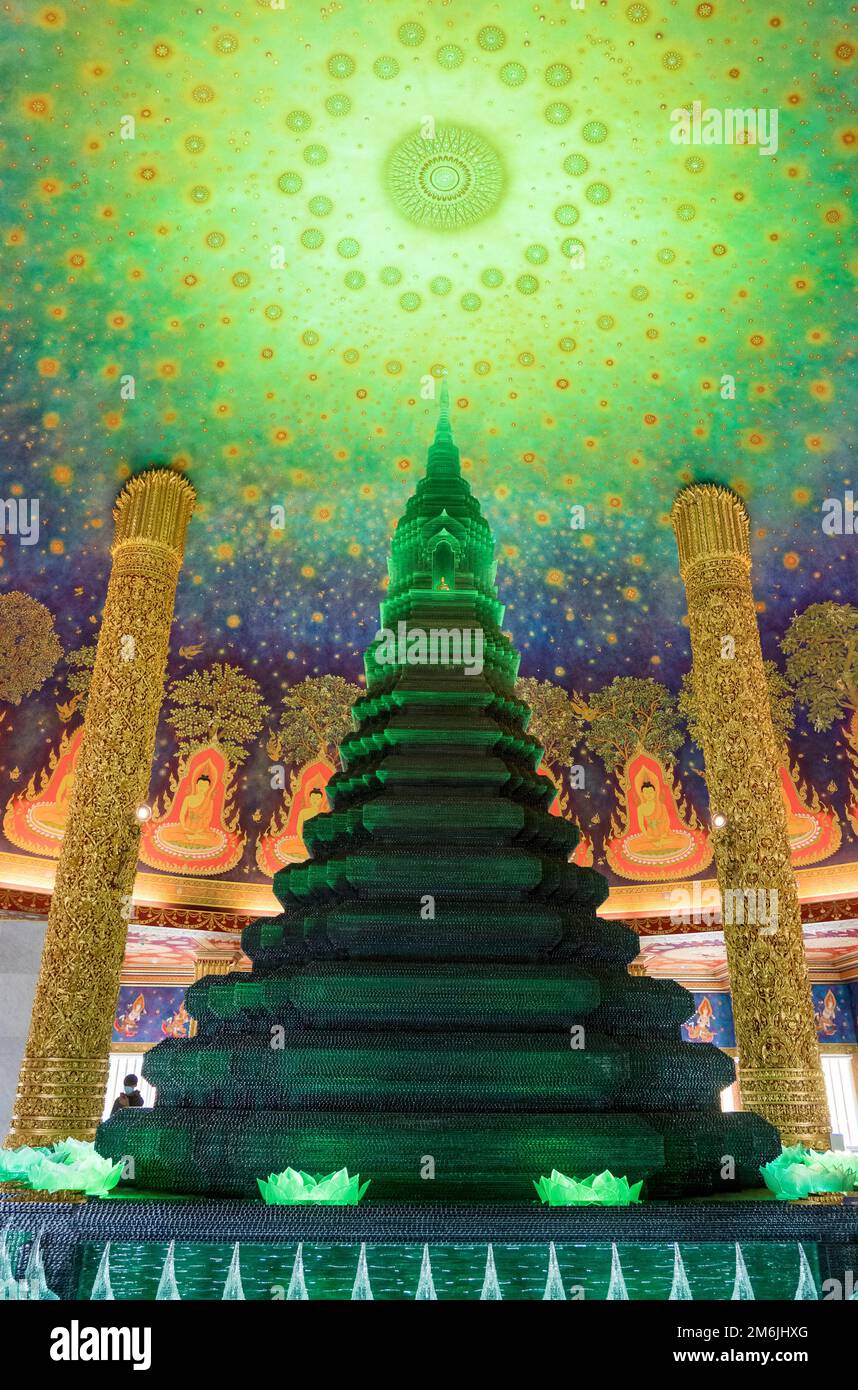 Emerald glass pagoda at Wat Paknam in Bangkok, Thailand Stock Photo - Alamy