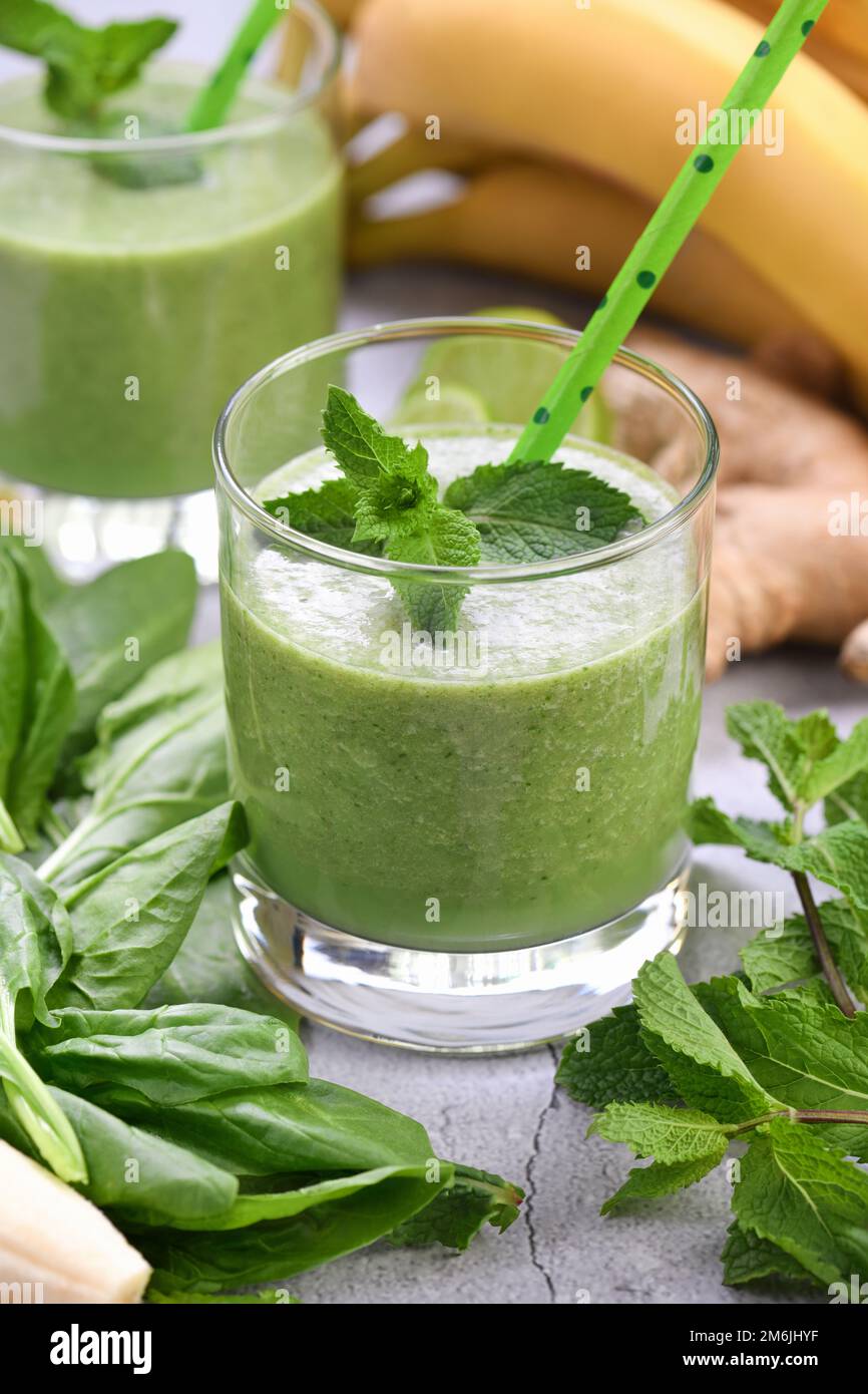 Spinach detox drink Stock Photo - Alamy