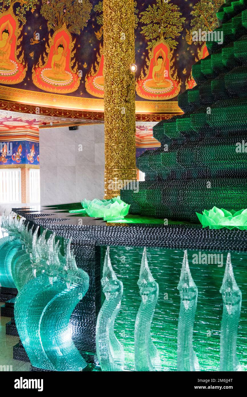 Emerald glass pagoda at Wat Paknam in Bangkok, Thailand Stock Photo - Alamy
