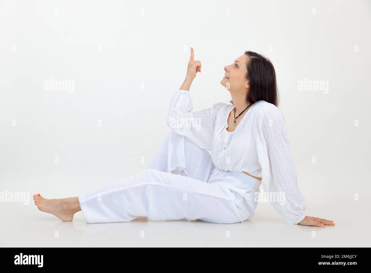 Advertisement pose hi-res stock photography and images - Alamy