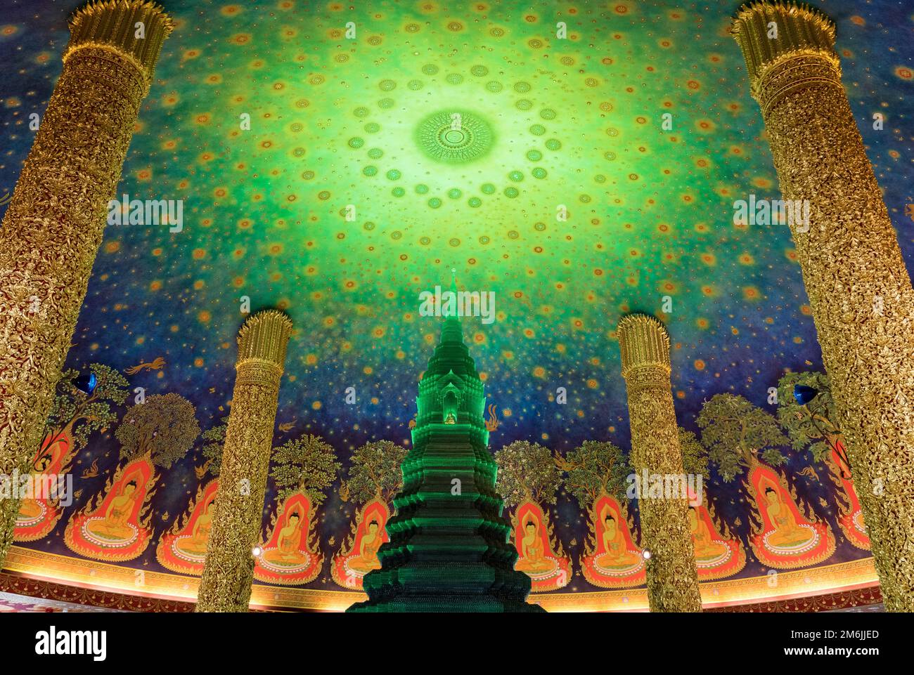 Emerald glass pagoda at Wat Paknam in Bangkok, Thailand Stock Photo - Alamy