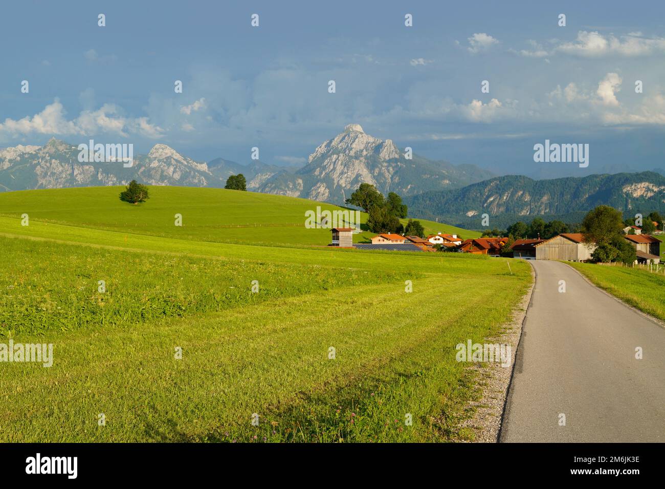 Sundrenched mountains hi-res stock photography and images - Alamy