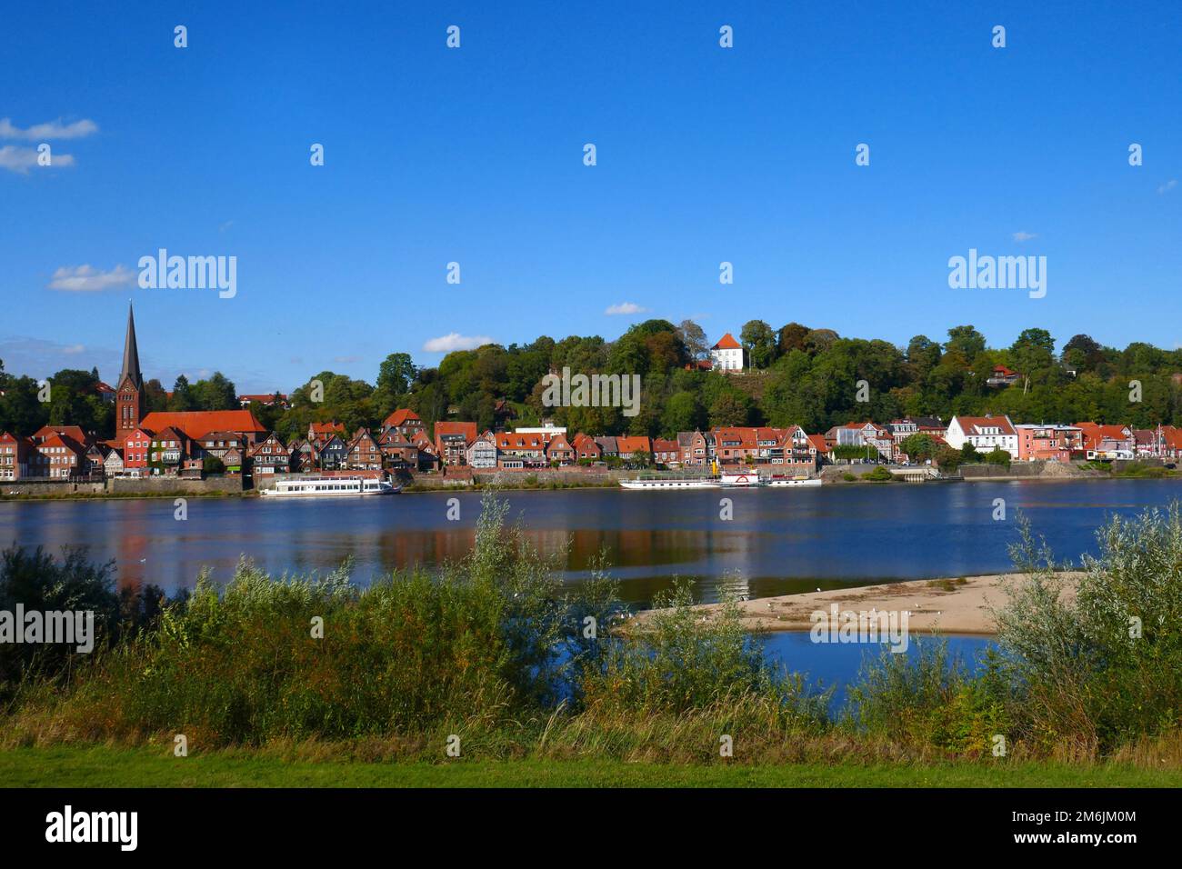 Schloss im kreis herzogtum lauenburg hi-res stock photography and ...