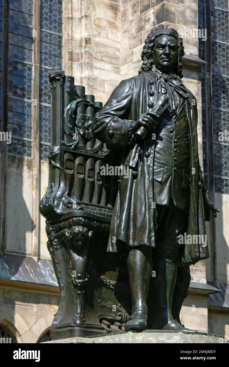 Bach statue mit thomaskirche hi-res stock photography and images - Alamy