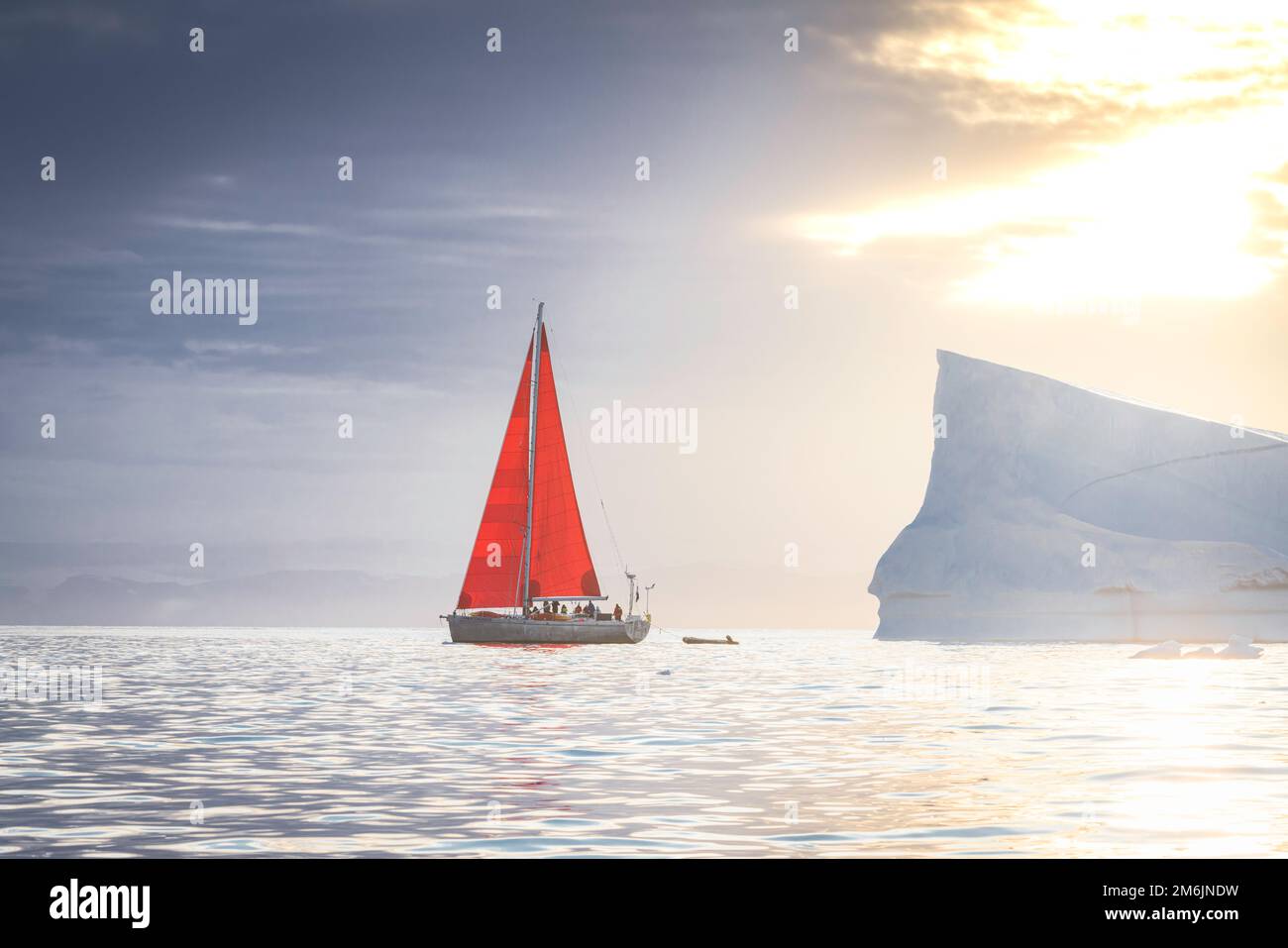 Red ship and icebergs hi-res stock photography and images - Alamy