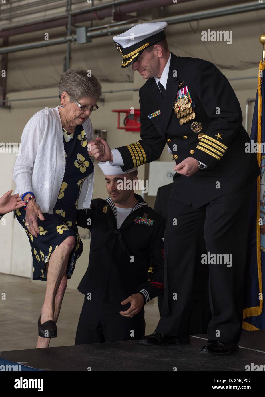 220429-N-GK686-1162 NAVAL AIR STATION SIGONELLA, Italy (Apr. 29, 2022 ...