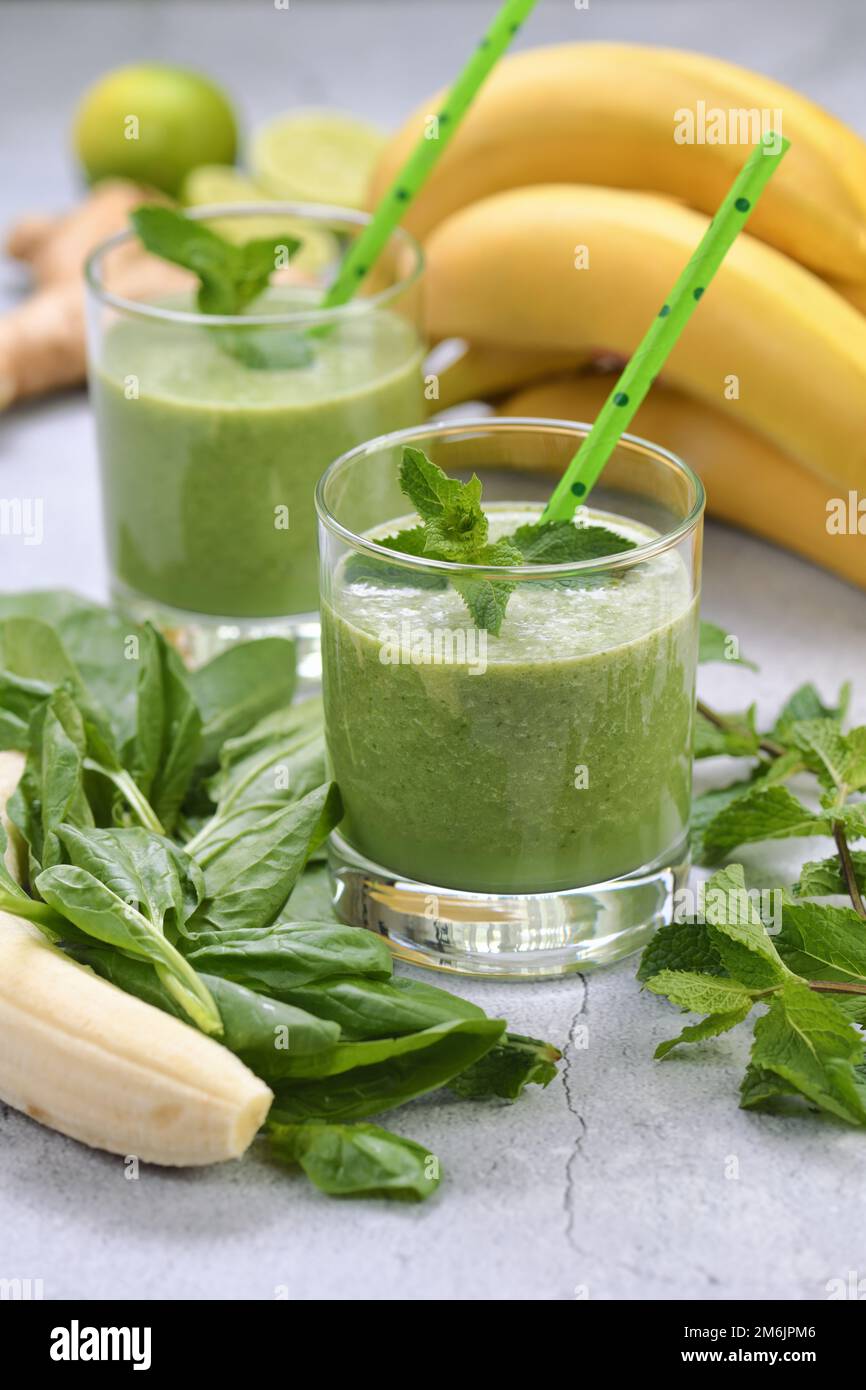 Spinach detox drink Stock Photo - Alamy