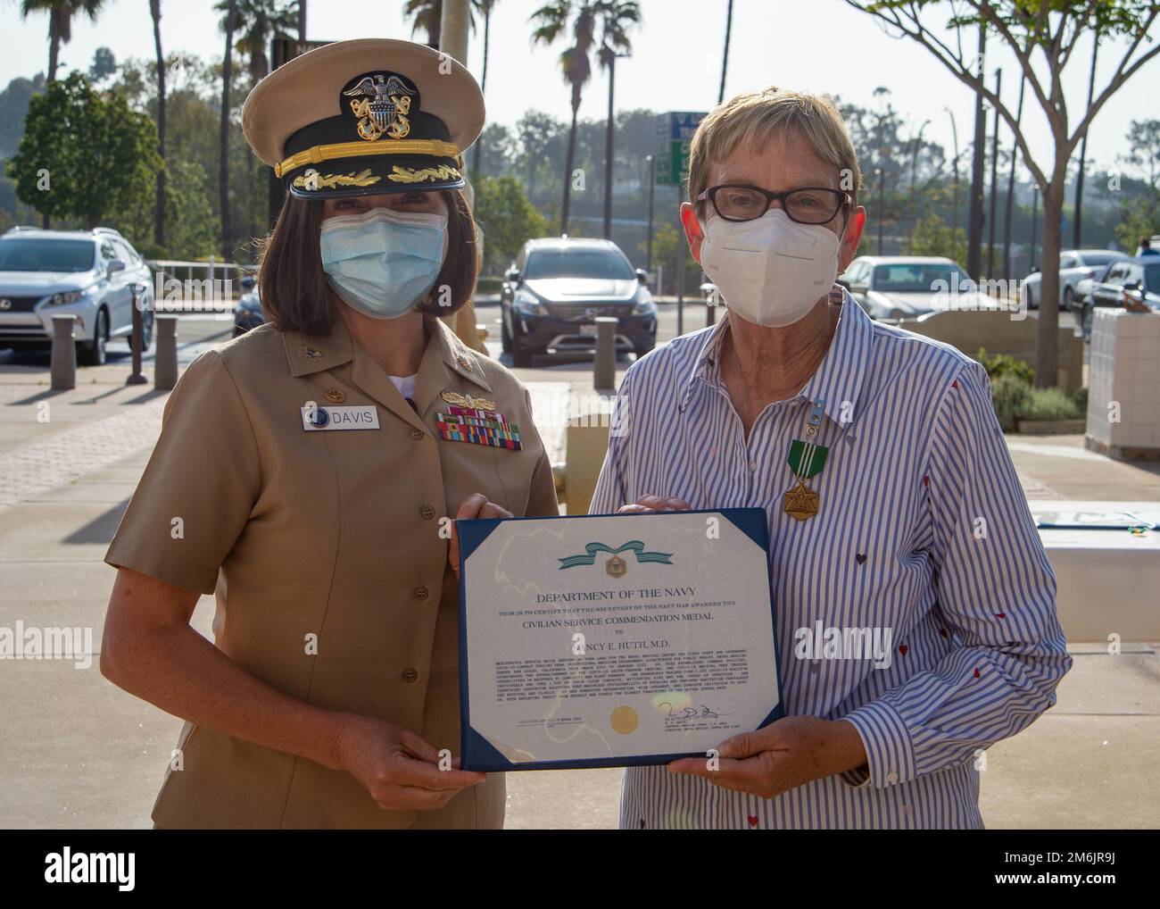 Civilian service commendation medal hi-res stock photography and images ...