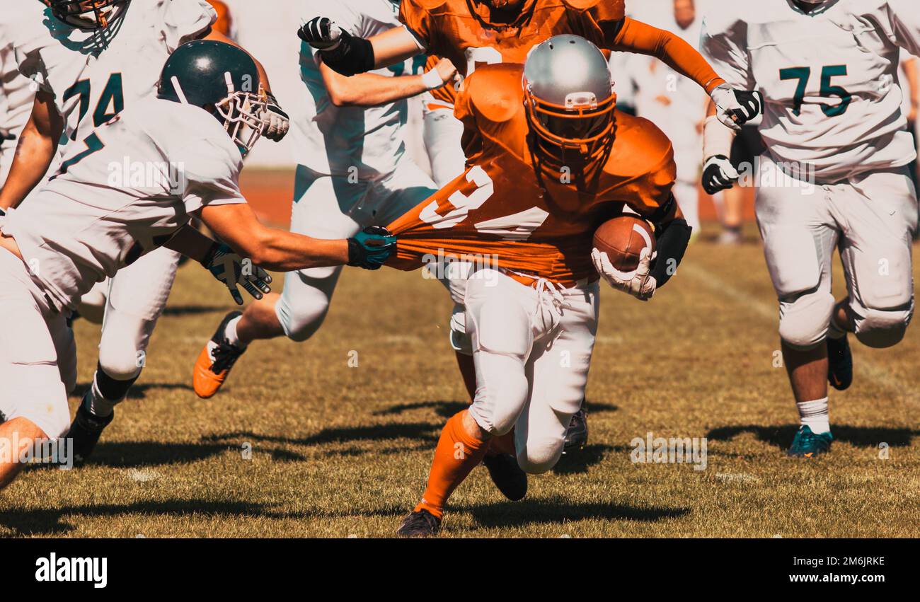 Players fighting usa hi-res stock photography and images - Alamy