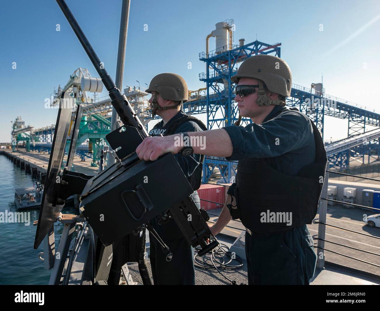 FUJAIRAH, United Arab Emirates. 4th Jan, 2023. Gunner's Mate 3rd Class ...