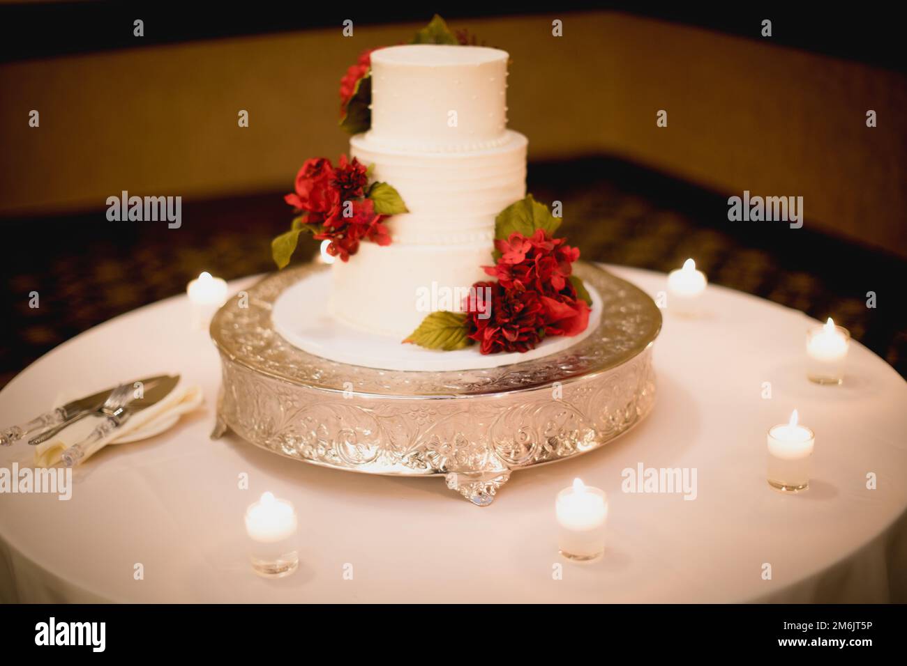wedding cake celebration flower decoration Stock Photo - Alamy