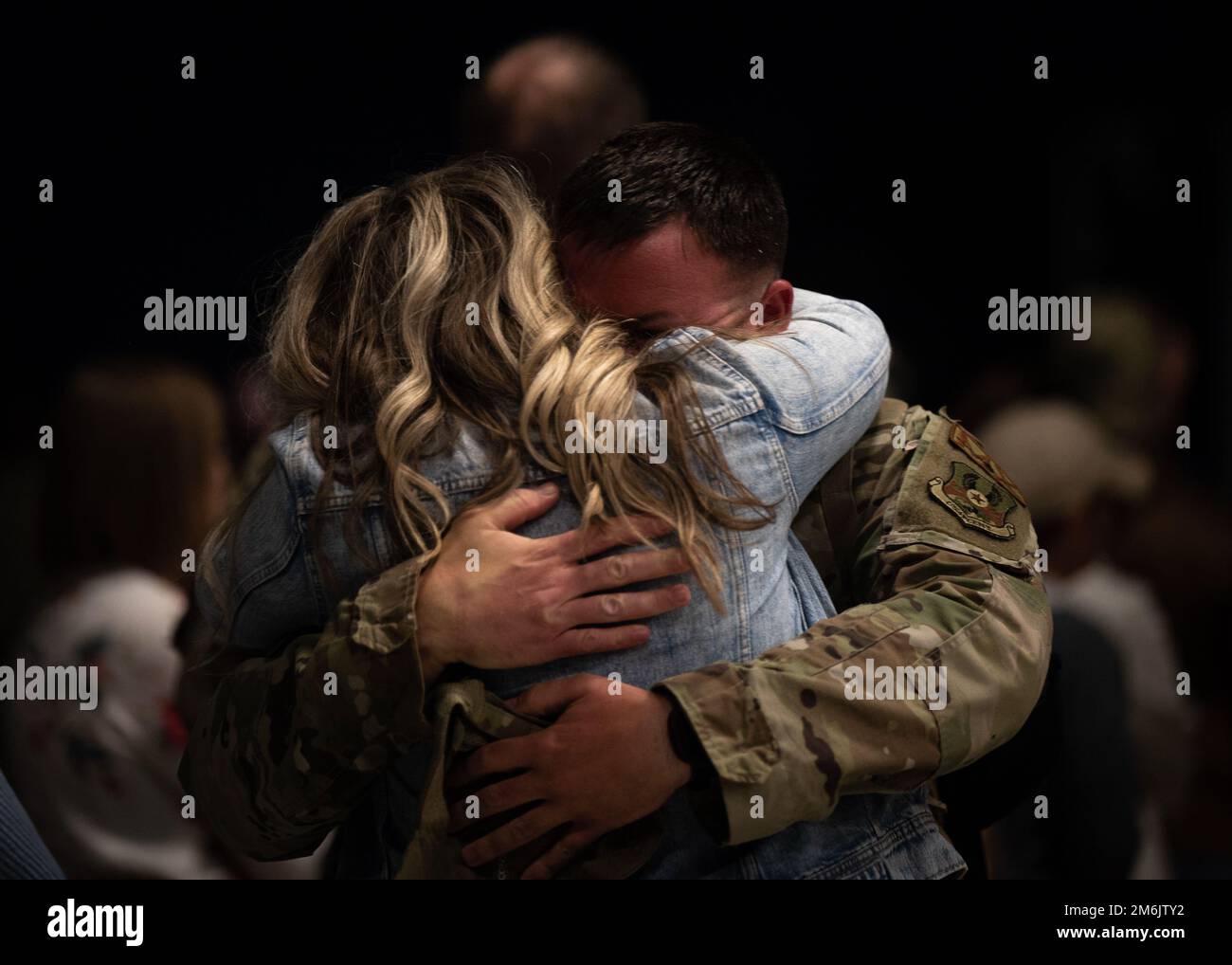 Friends and family welcome 55th Fighter Generation Squadron maintainers ...