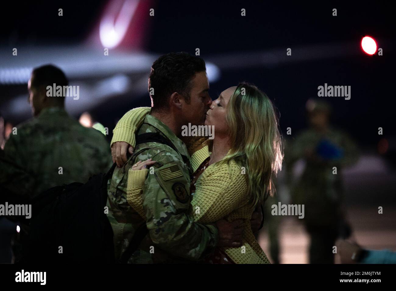 Friends and family welcome 55th Fighter Generation Squadron maintainers ...