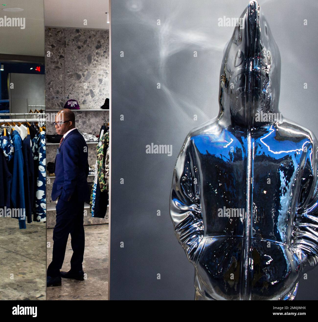 Storefront/shop window/visual merchandising of New Bond St store ...