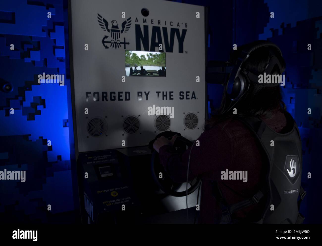 Students and teachers are debriefed of their mission in the Navy’s ...