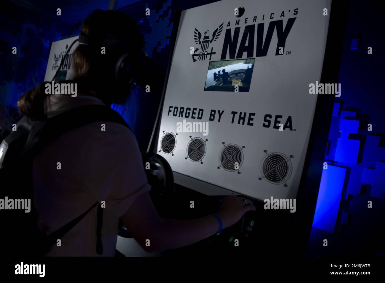 Students and teachers are debriefed of their mission in the Navy’s ...