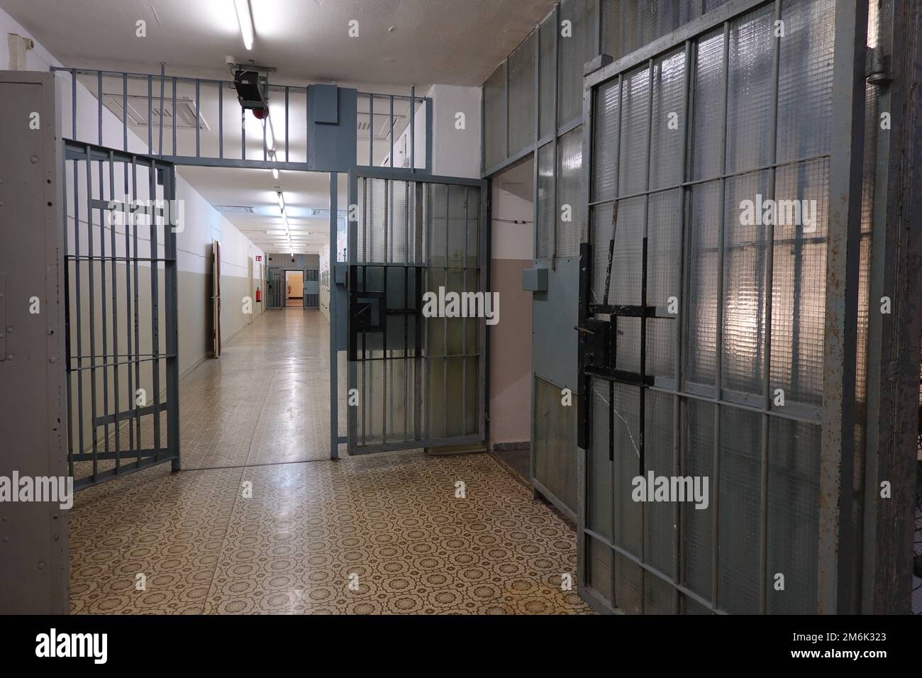 Memorial STASI prison HohenschÃ¶nhausen Stock Photo - Alamy