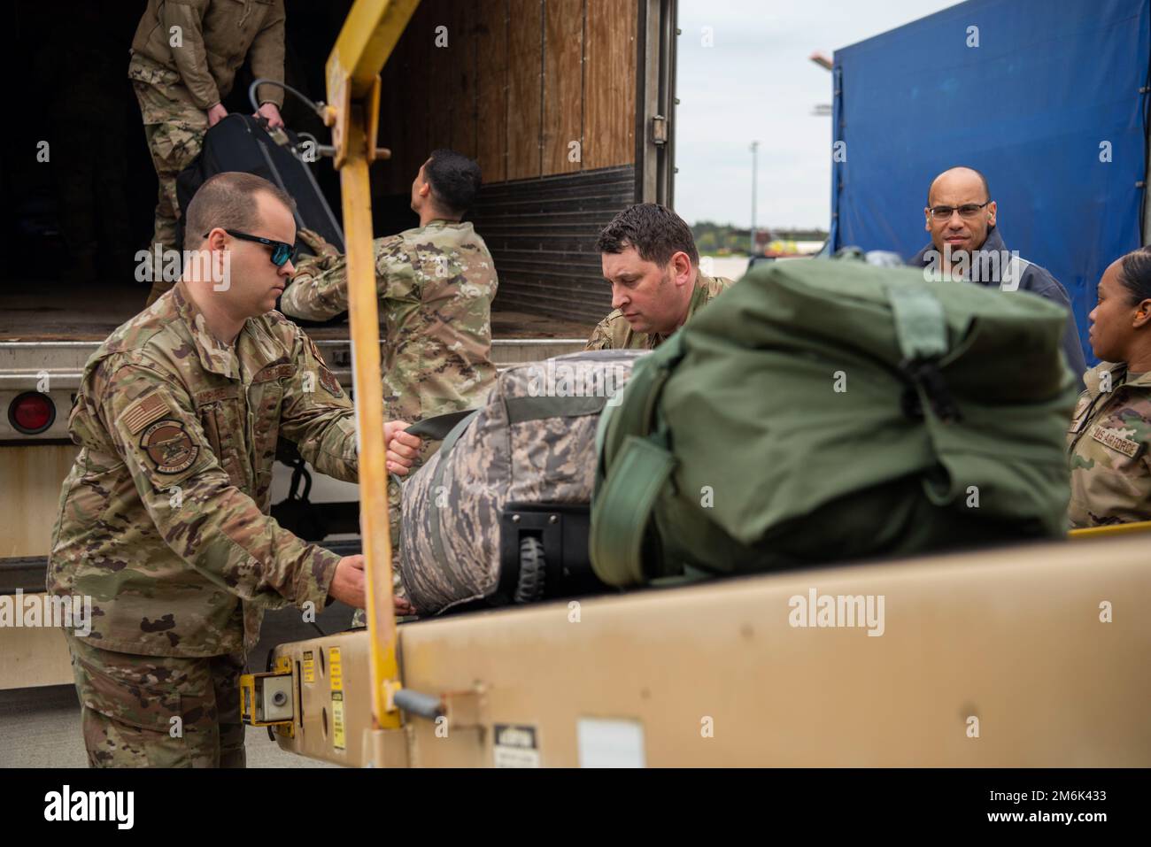 Members from the Vermont Air National Guard’s 158th Fighter Wing arrive ...