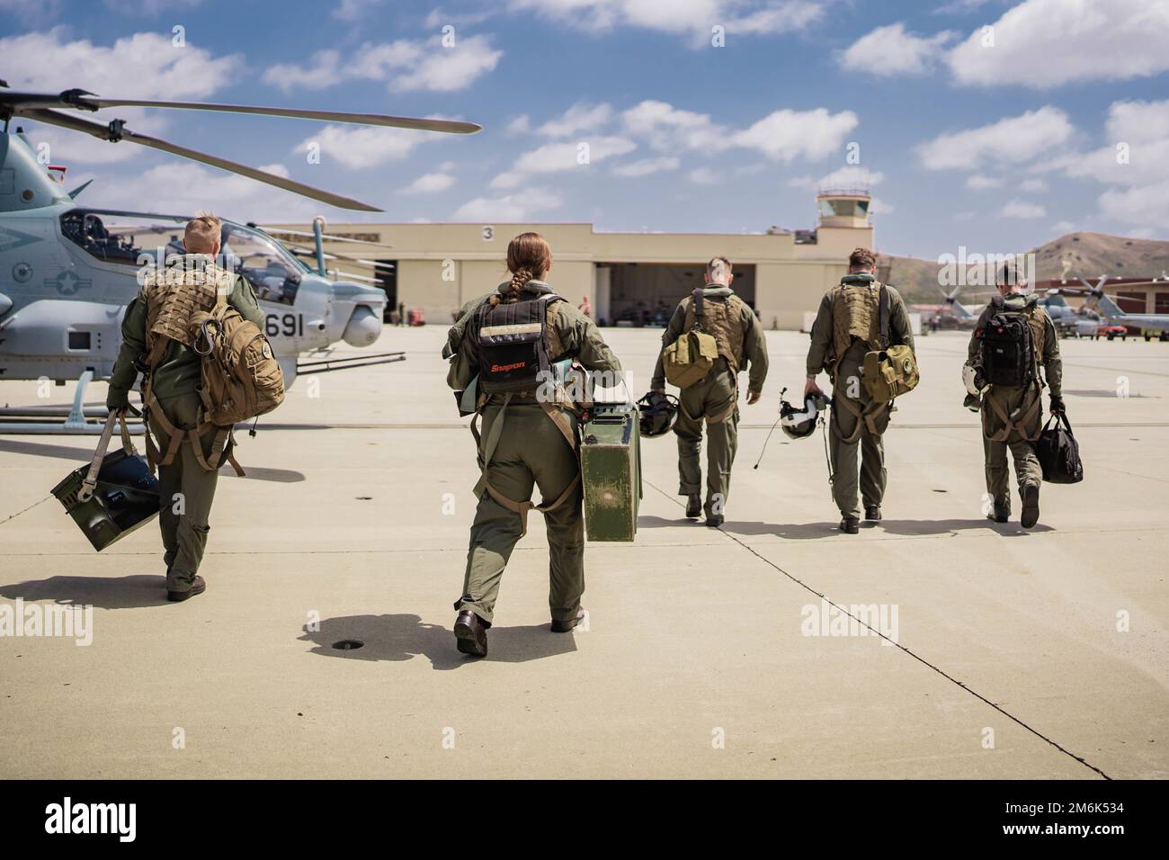U.S. Marines with Marine Light Attack Helicopter Training Squadron ...