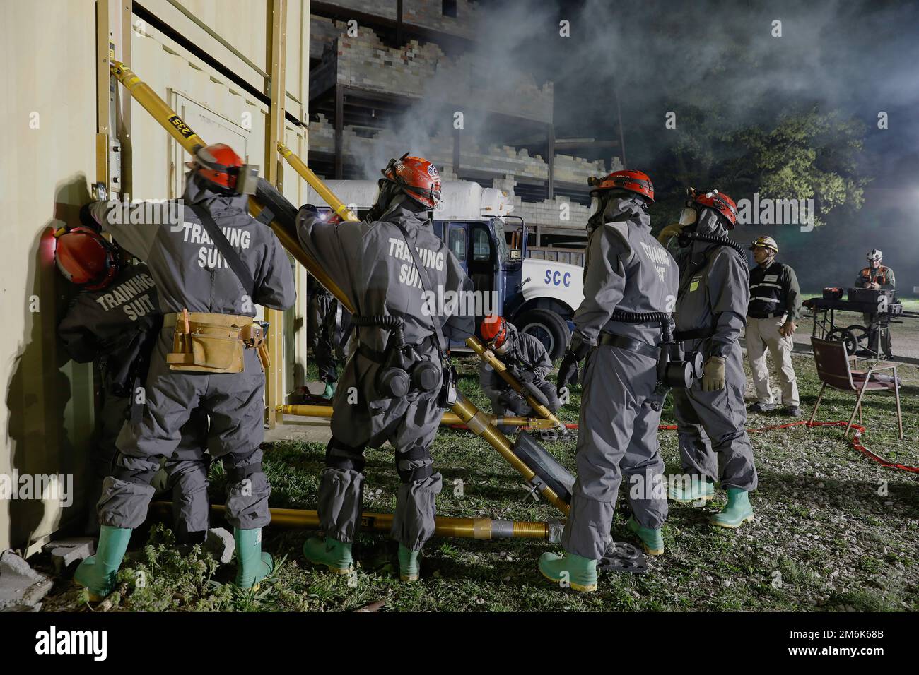U.S. Army Reserve Soldiers train for night search and rescue operations ...