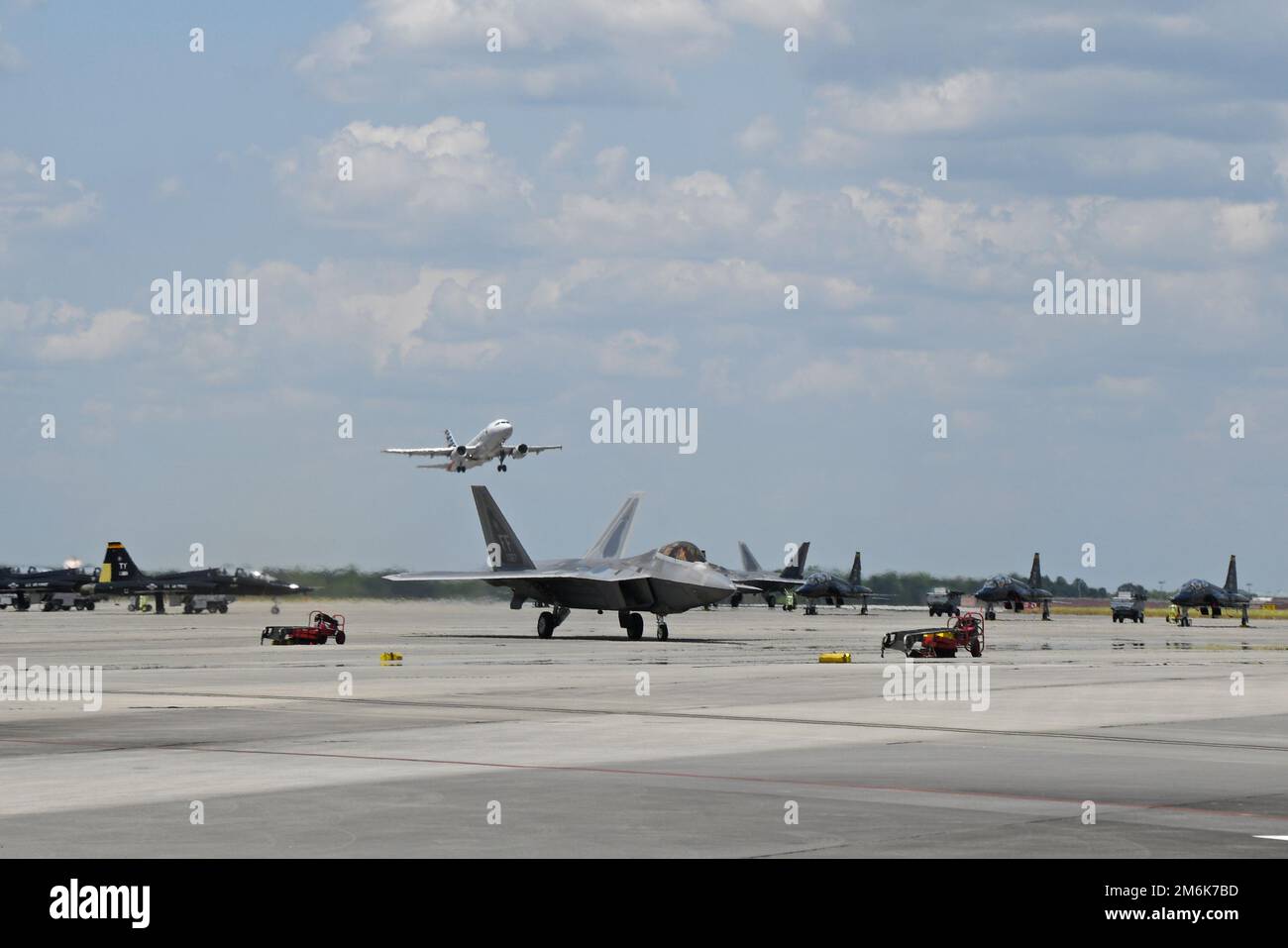U.S. Air Force F-22 Raptors from the 192nd Fighter Wing, Virginia Air ...