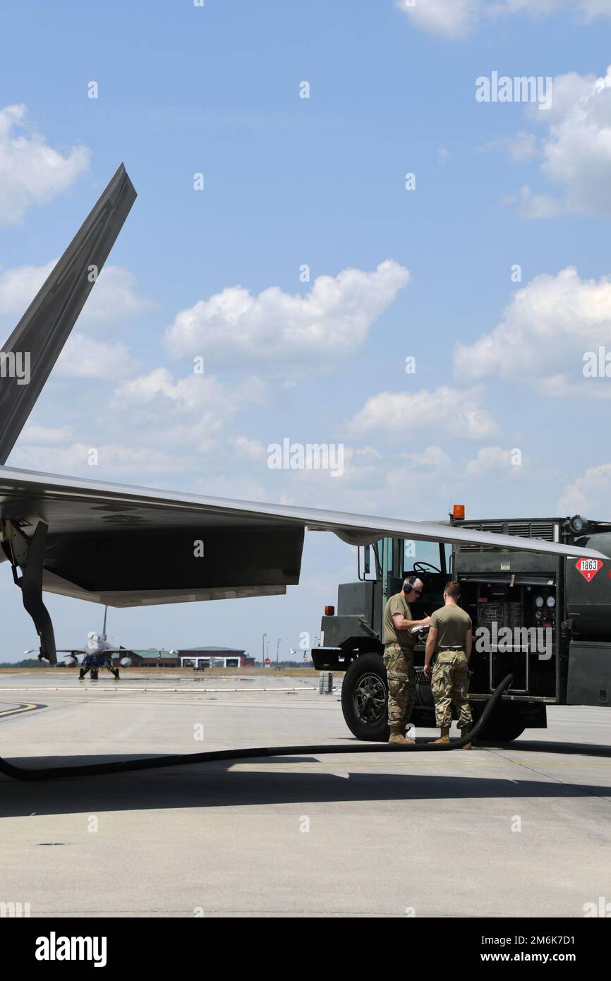 U.S. Air Force fuels management technicians fuel a 192nd Fighter Wing ...