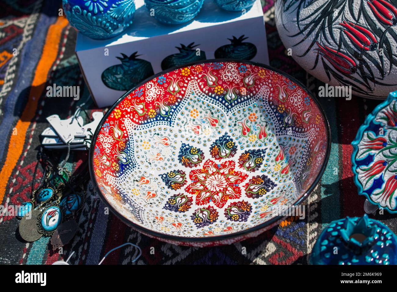 Traditional Turkish ceramic plates Stock Photo - Alamy