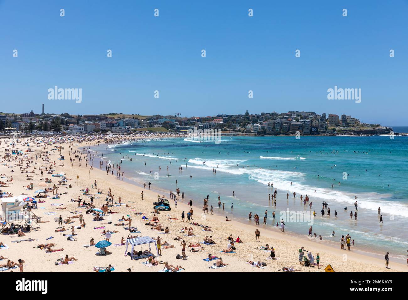 Looking north along bondi beach hi-res stock photography and images - Alamy