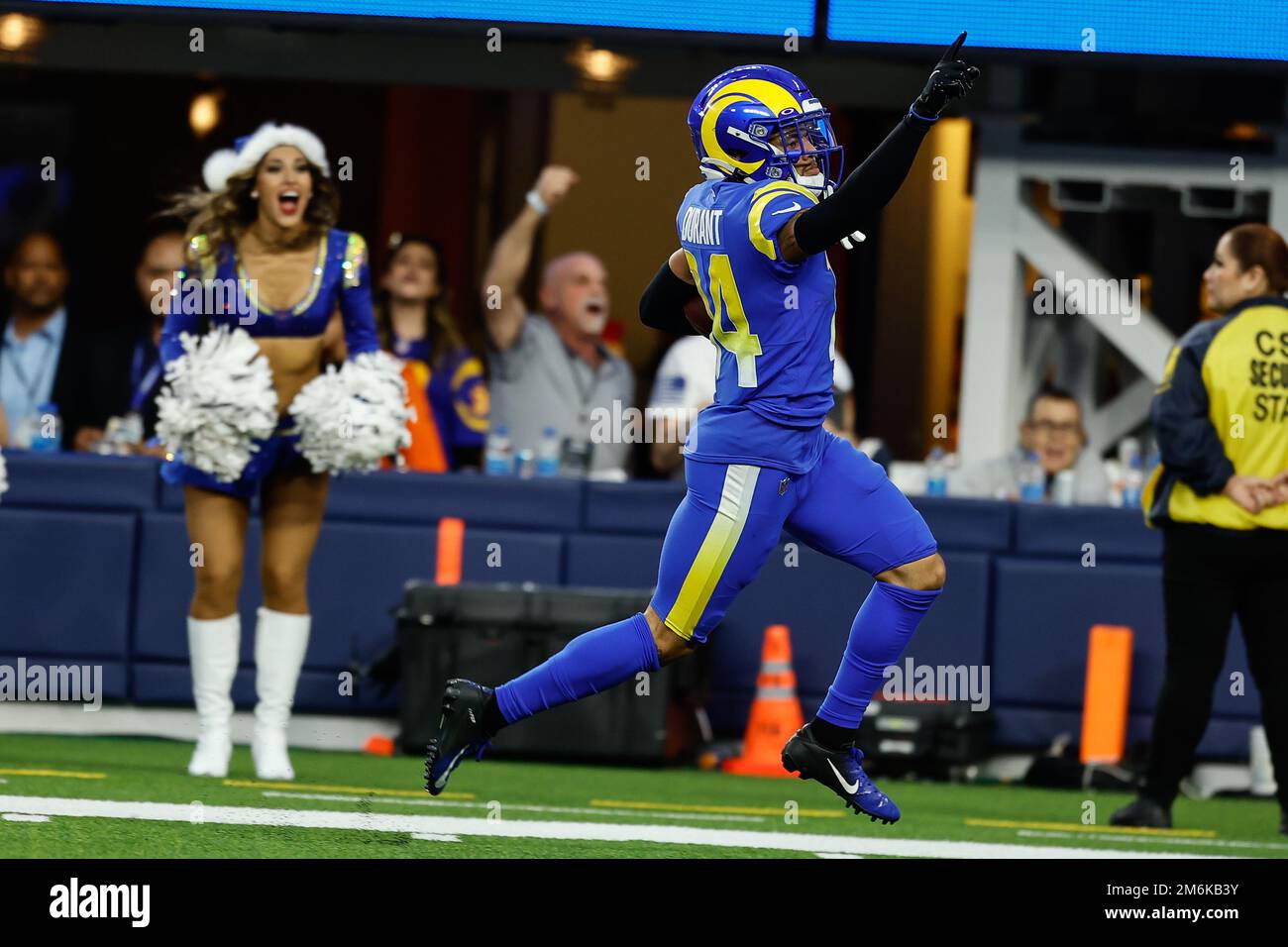 INGLEWOOD, CA - DECEMBER 25: Los Angeles Rams cornerback Cobie Durant ...
