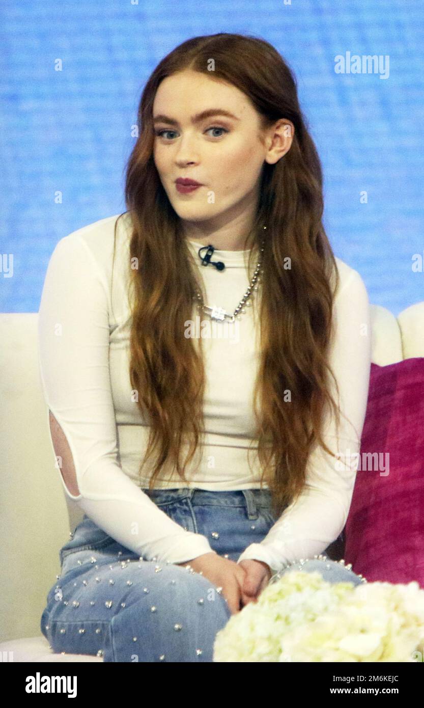 Sadie sink 2023 hi-res stock photography and images - Alamy