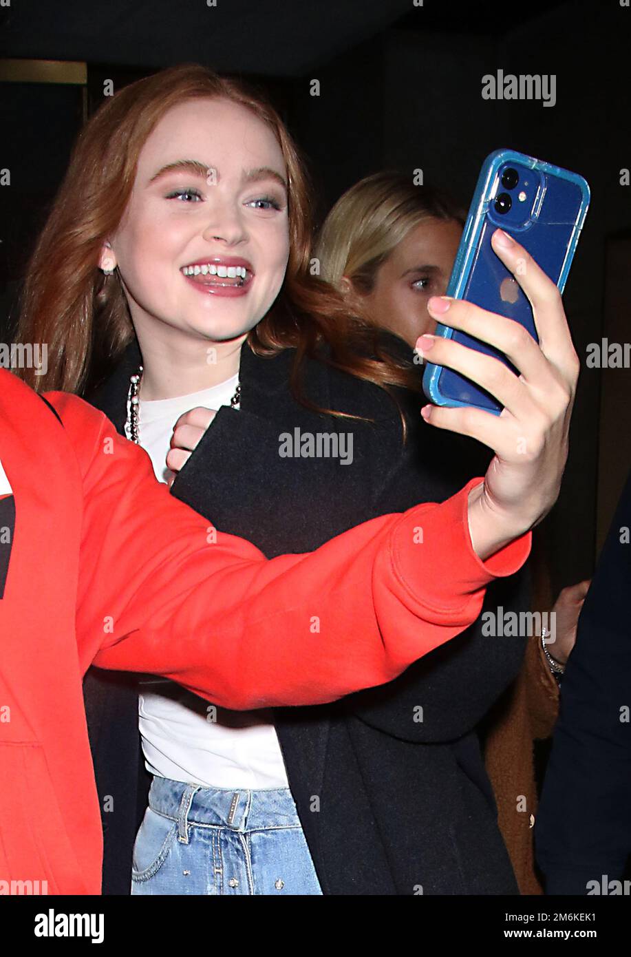 Sadie sink 2023 hi-res stock photography and images - Alamy