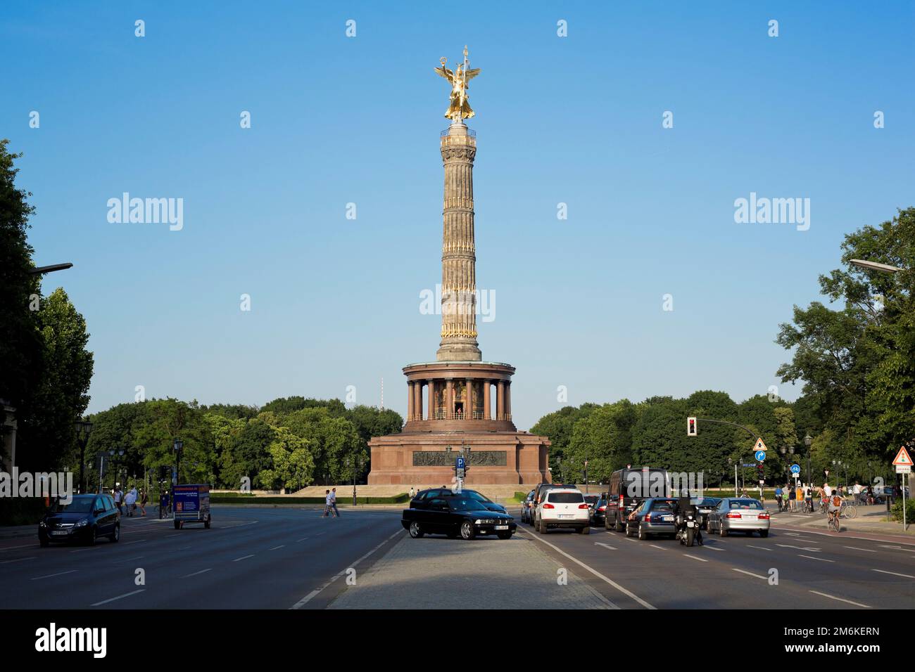 Berlin, Germany victory monumental columns Stock Photo - Alamy