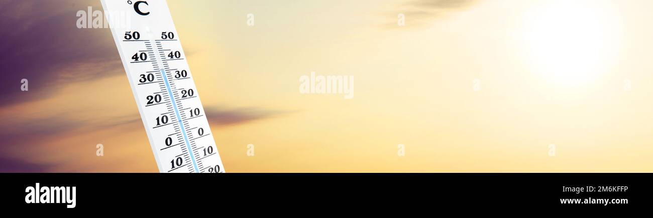 Thermometer with celsius scale showing extreme high temperature Stock ...