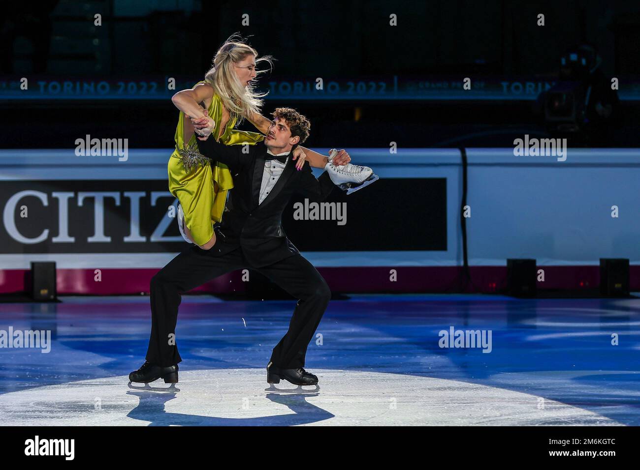 Piper Gilles and Paul Poirier of Canada perform during the Exhibition ...