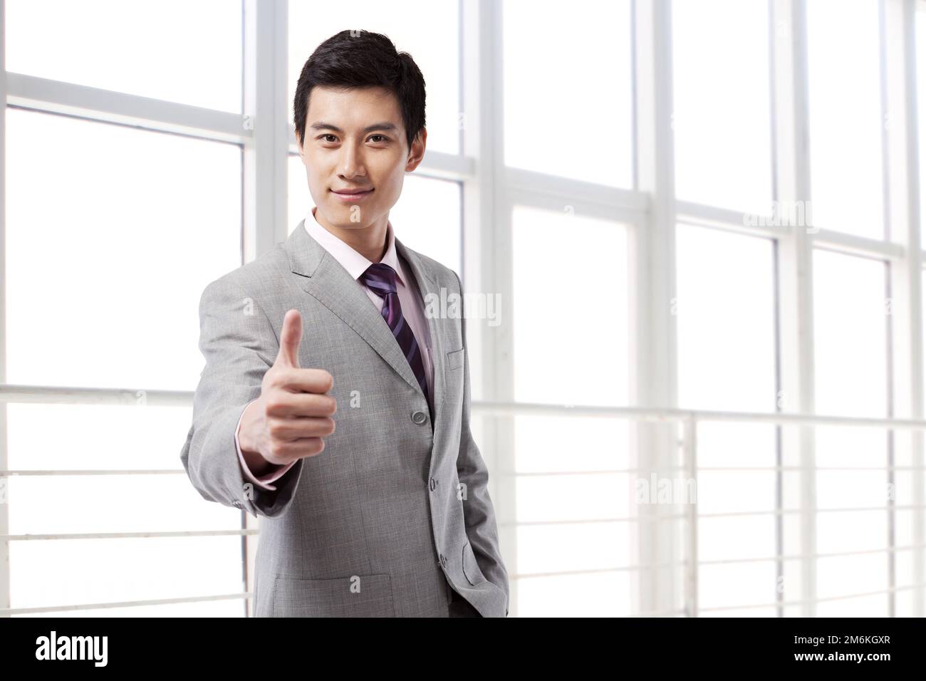 Office person middle east hi-res stock photography and images - Alamy