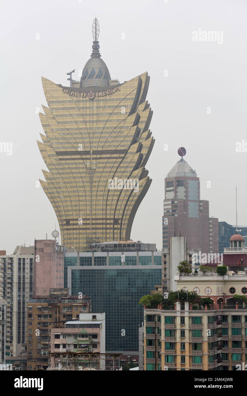 The new hotel lisboa macau peninsula Stock Photo - Alamy