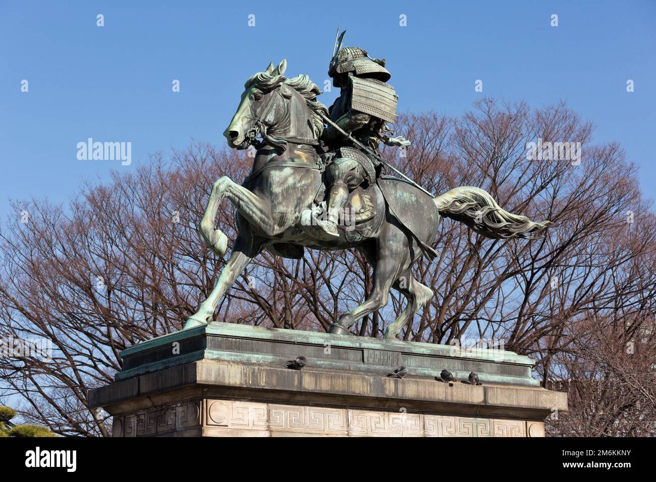 Japanese samurai statue Stock Photo - Alamy