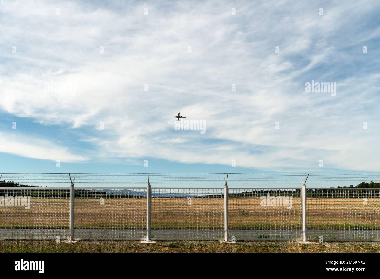 Starting Aircraft at Frankfurt Airport Stock Photo - Alamy