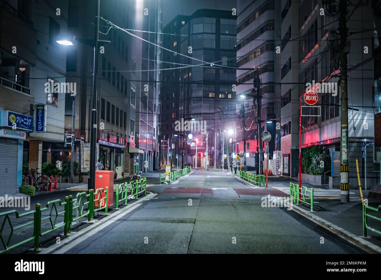 Night view alley city hi-res stock photography and images - Alamy