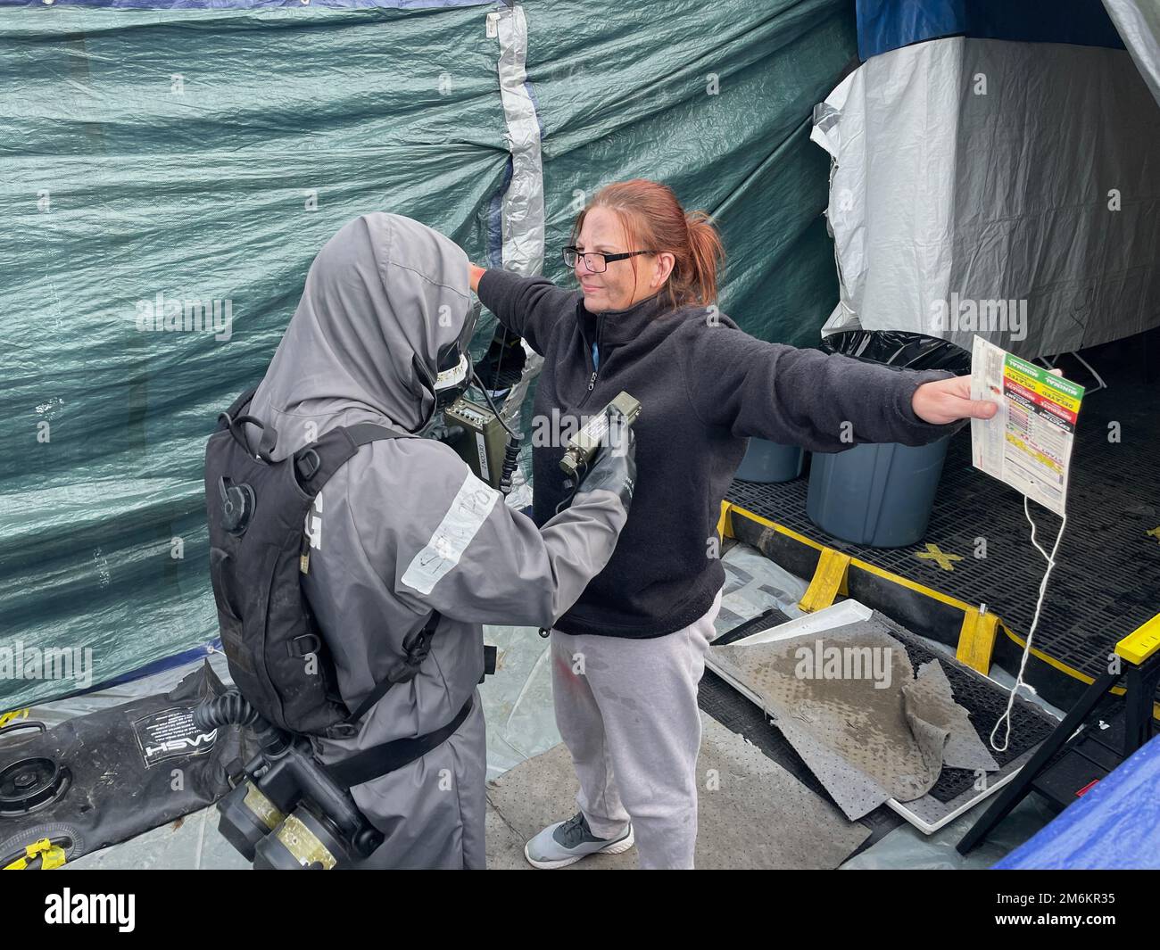 Soldiers from the 140th CHEM CO, from Gardena, California conduct ...