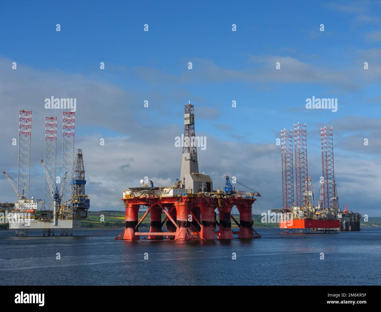Oil rig north sea oil rig scotland hi-res stock photography and images ...