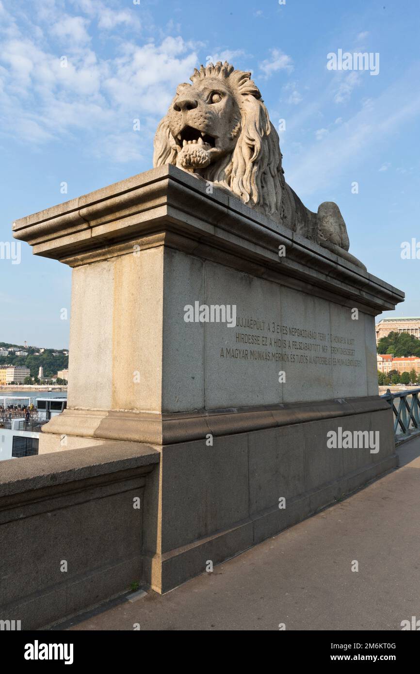 Budapest cheney chain bridge stone lions Stock Photo - Alamy